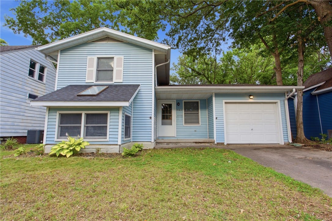 902 S 4th Street, Effingham, IL 62401