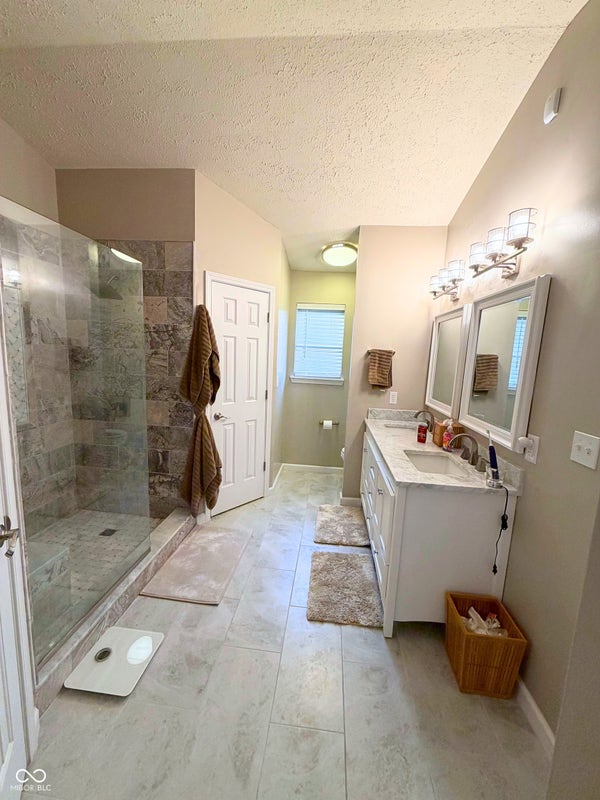 1 E Quail Wood Lane, Westfield, IN 46074